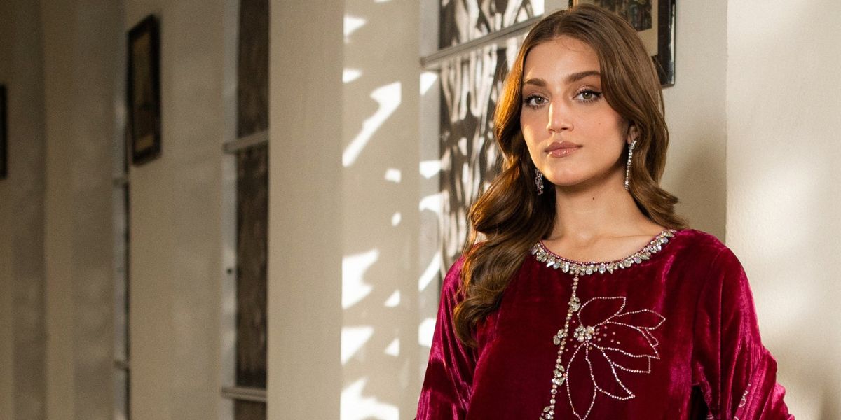 Winter Wardrobe Essential: The Classic Velvet Dress for Women – Lulusar